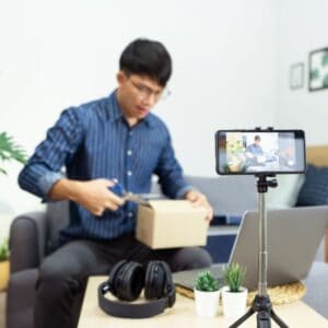 What Is A Vlogger? & 9 Types Of Vlogs